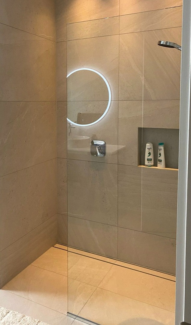 Walk In Showers | Doorless Showers | Stake Glass
